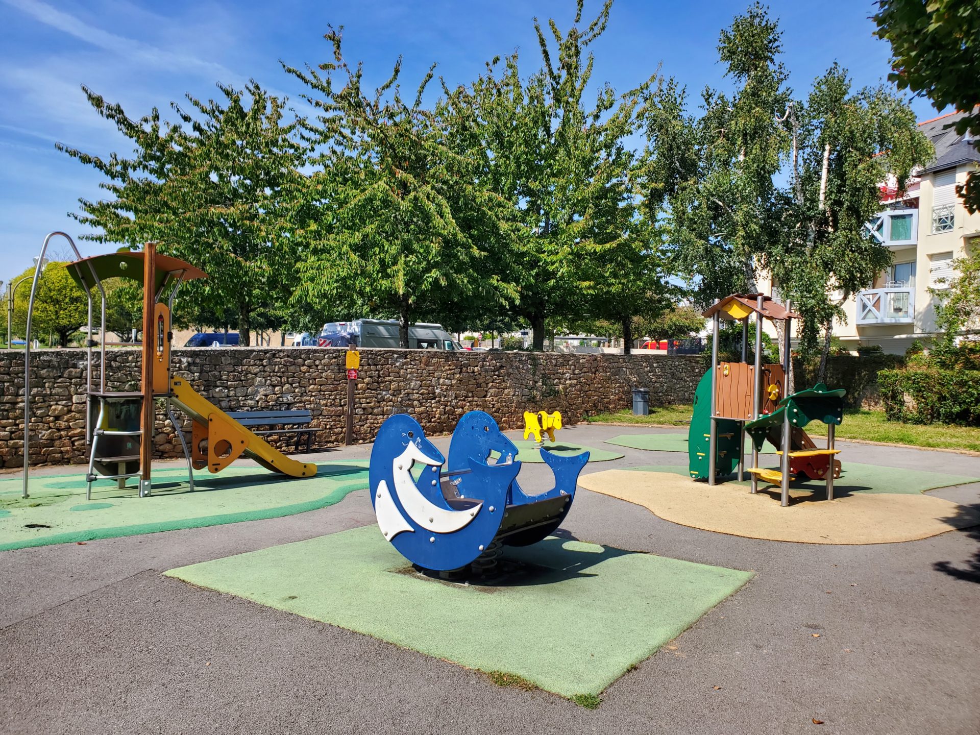 Aire de jeux enfants ( Square Eugene Guillevic) - Auray - Boulevard des ...